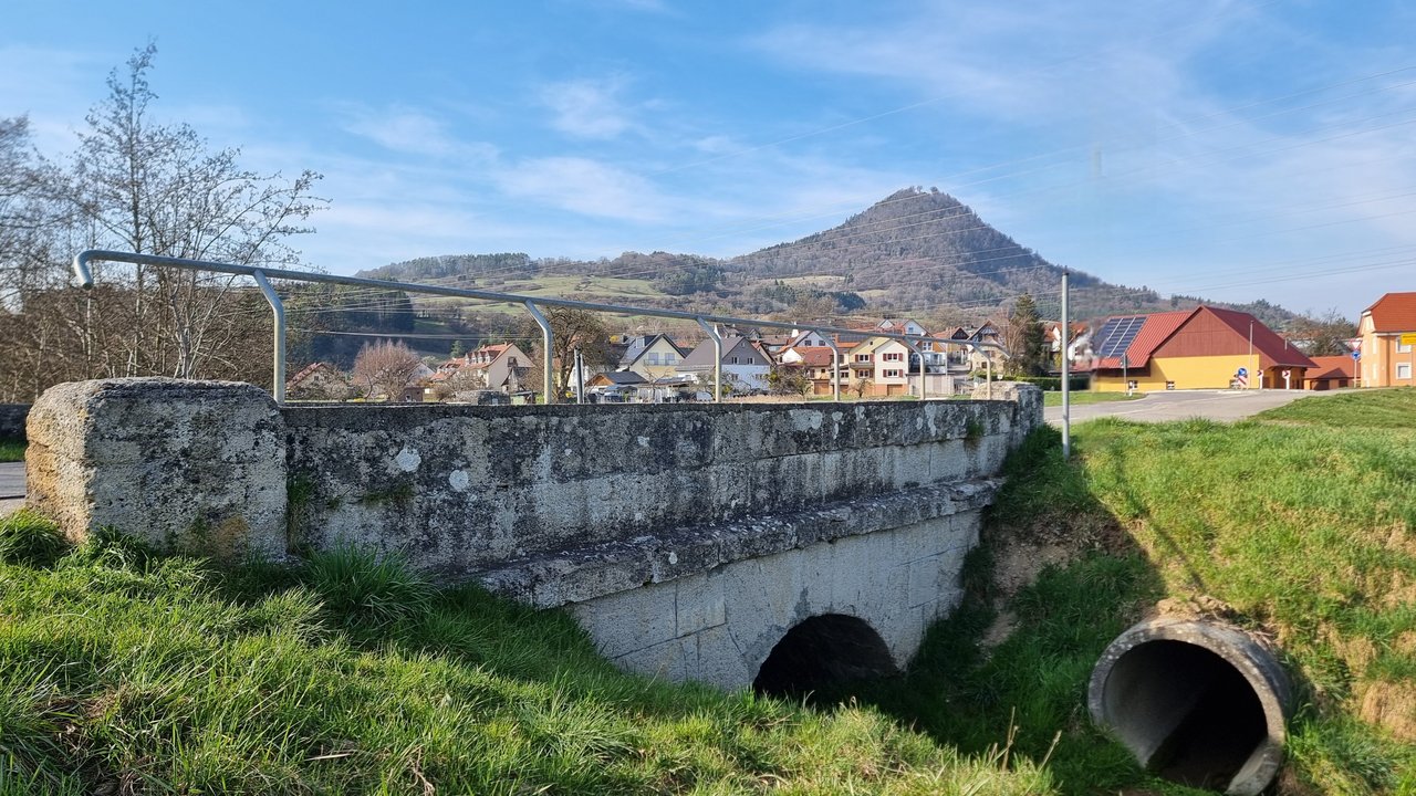 Spatenstich für neuen Radweg und Brücke zwischen Welschingen und ...